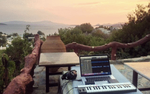 Portable Music Studio Setups for Traveling Creators - Home Studio Grooves