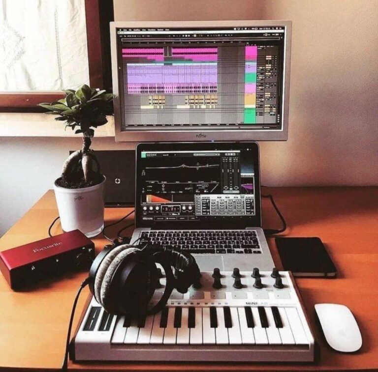 Portable Music Studio Setups for Traveling Creators - Home Studio Grooves