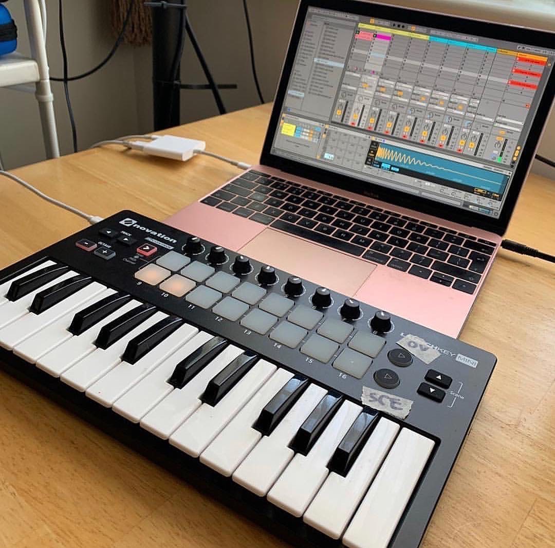 Portable Music Studio Setups for Traveling Creators - Home Studio Grooves