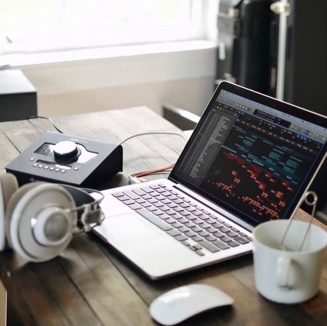 Portable Music Studio Setups for Traveling Creators - Home Studio Grooves