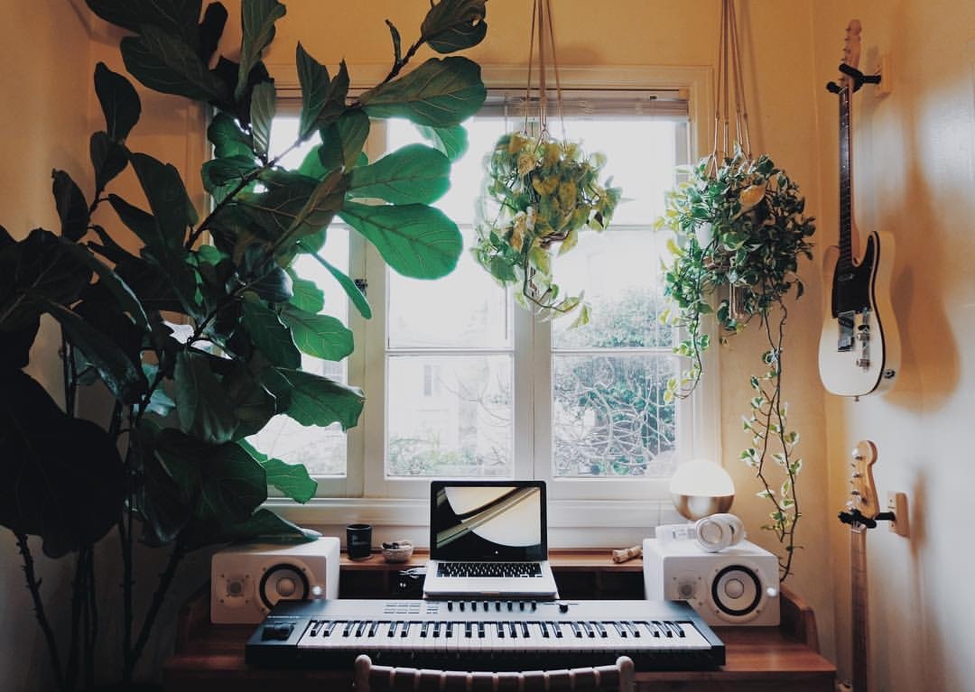 Minimalist Studio Ideas That Just Work - Home Studio Grooves