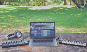 Portable Music Studio Setups for Traveling Creators - Home Studio Grooves