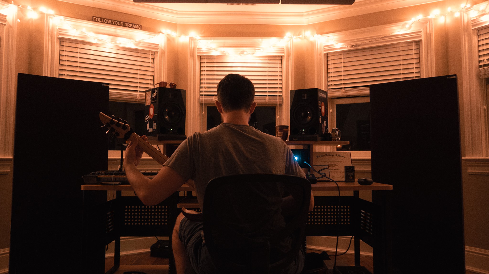 Dark Home Studio Aesthetic For Producers - Home Studio Grooves